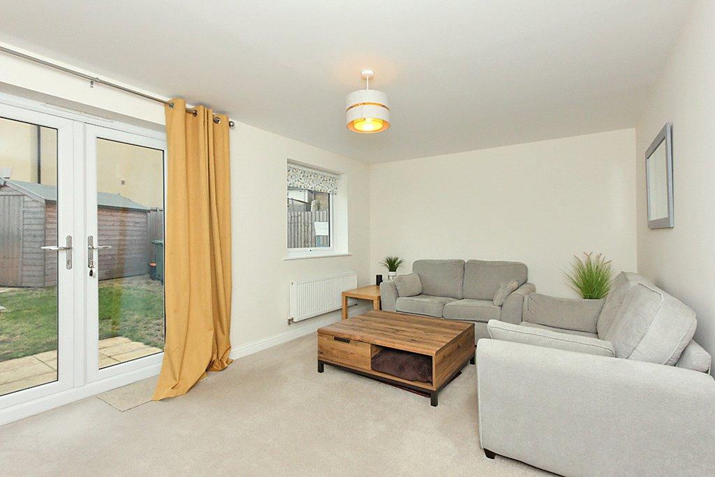 Hedley Walk, Sittingbourne, ME10 3 bed end of terrace house - £270,000