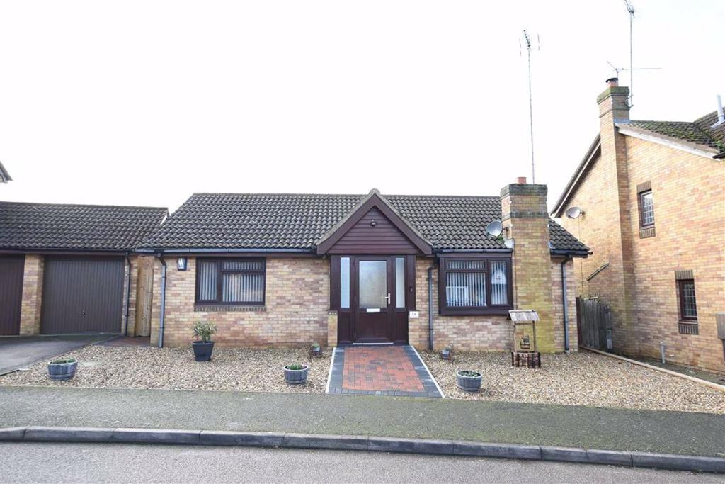 Nene Close, Wellingborough 3 bed detached bungalow - £345,000