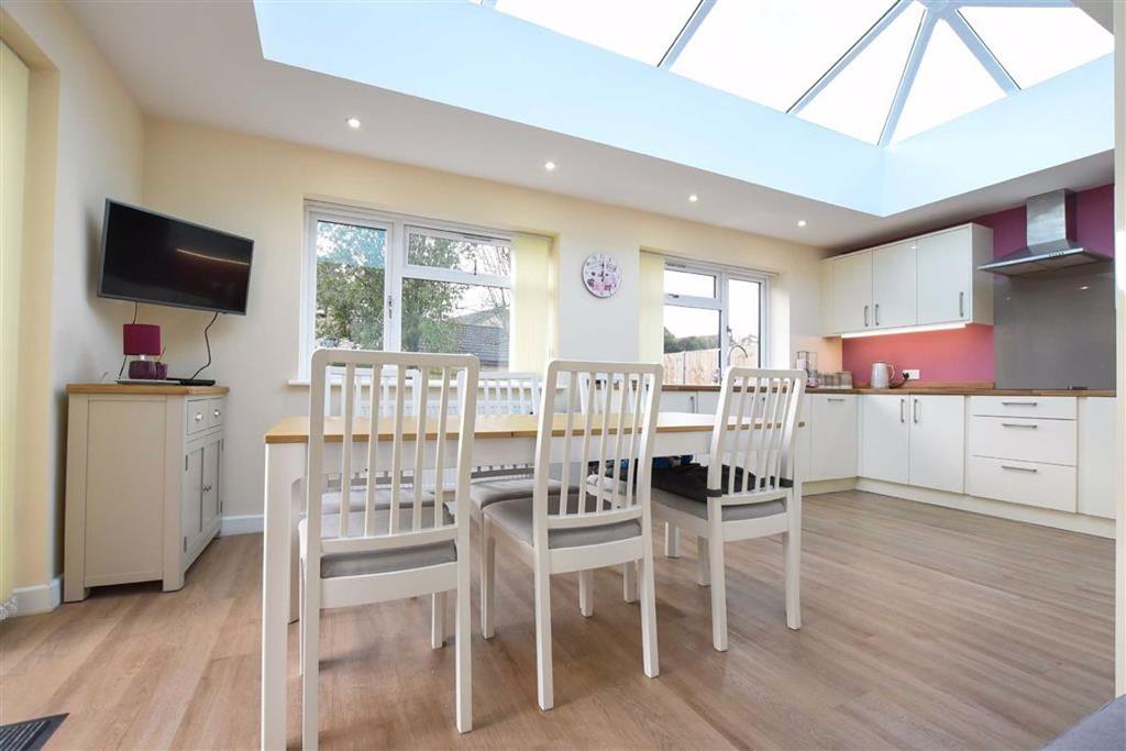 Nene Close, Wellingborough 3 bed detached bungalow - £345,000