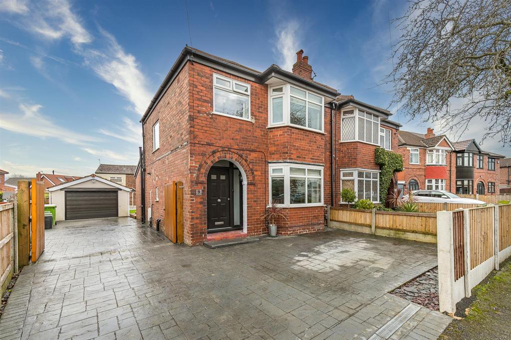 Bedford Drive, Timperley, Altrincham 3 bed semi-detached house - £425,000