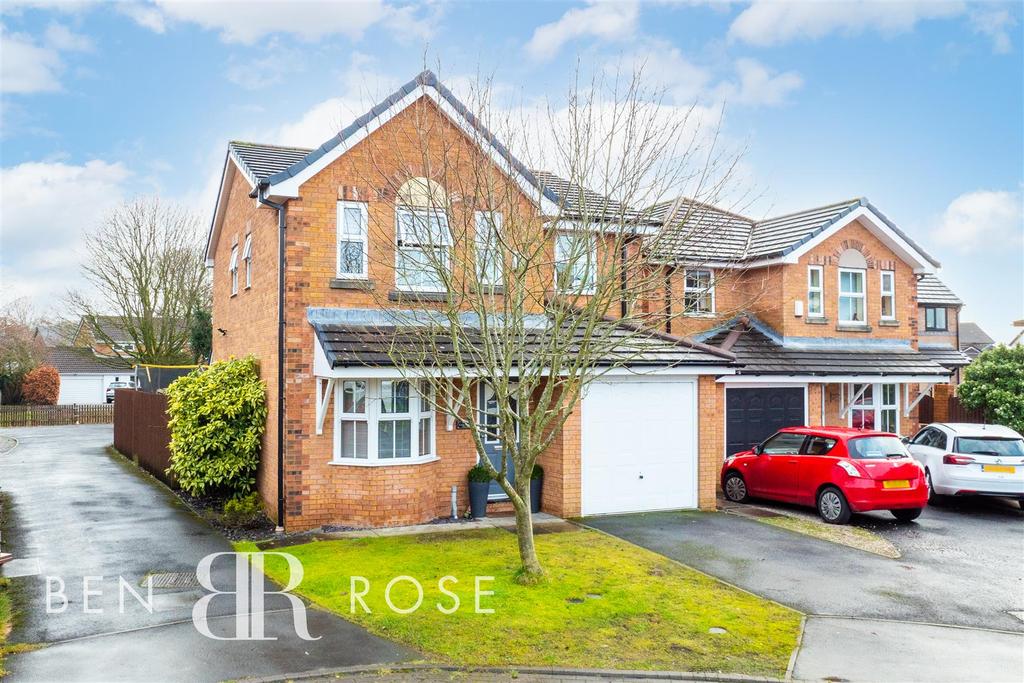 Calderbank Close, Leyland 4 bed detached house - £250,000