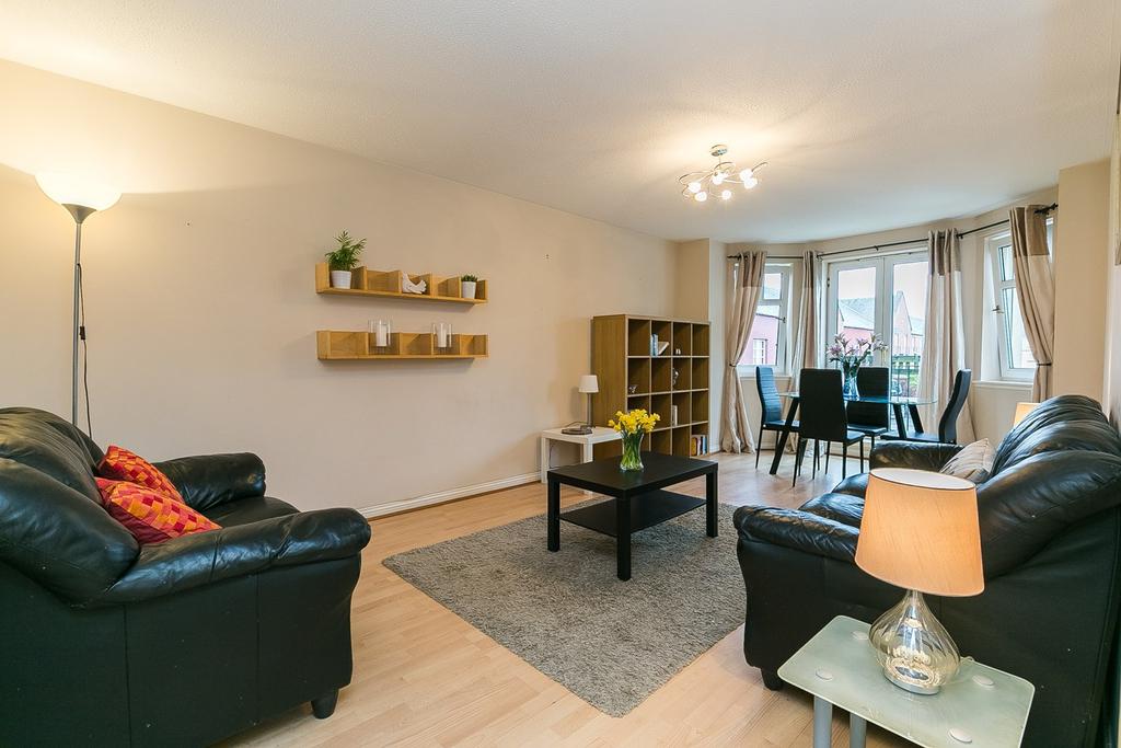 Sinclair Close, Slateford, Edinburgh... 2 bed flat - £220,000