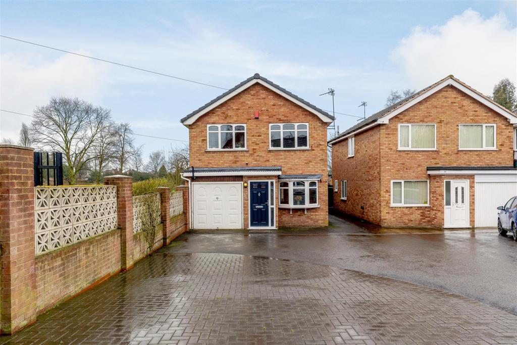 Tamworth Road, Two Gates, Tamworth... 3 bed detached house - £270,000