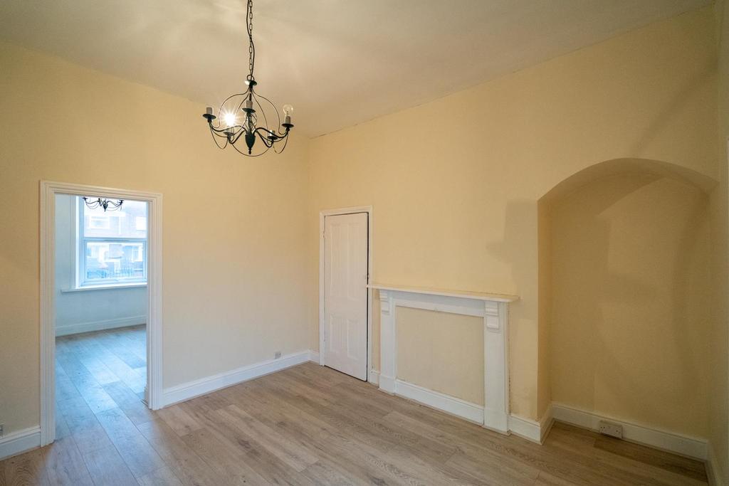 Castle View, Castletown, Sunderland 1 bed flat - £375 pcm (£87 pw)