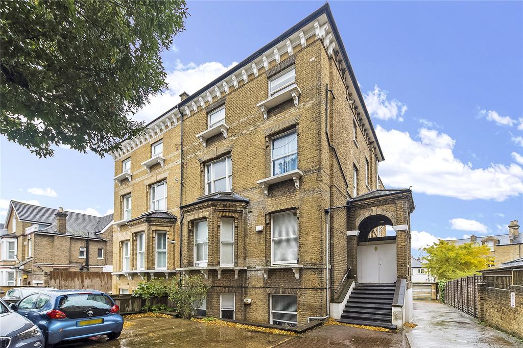Trinity Road, Wandsworth Common, London 2 bed flat - £1,550 pcm (£358 pw)