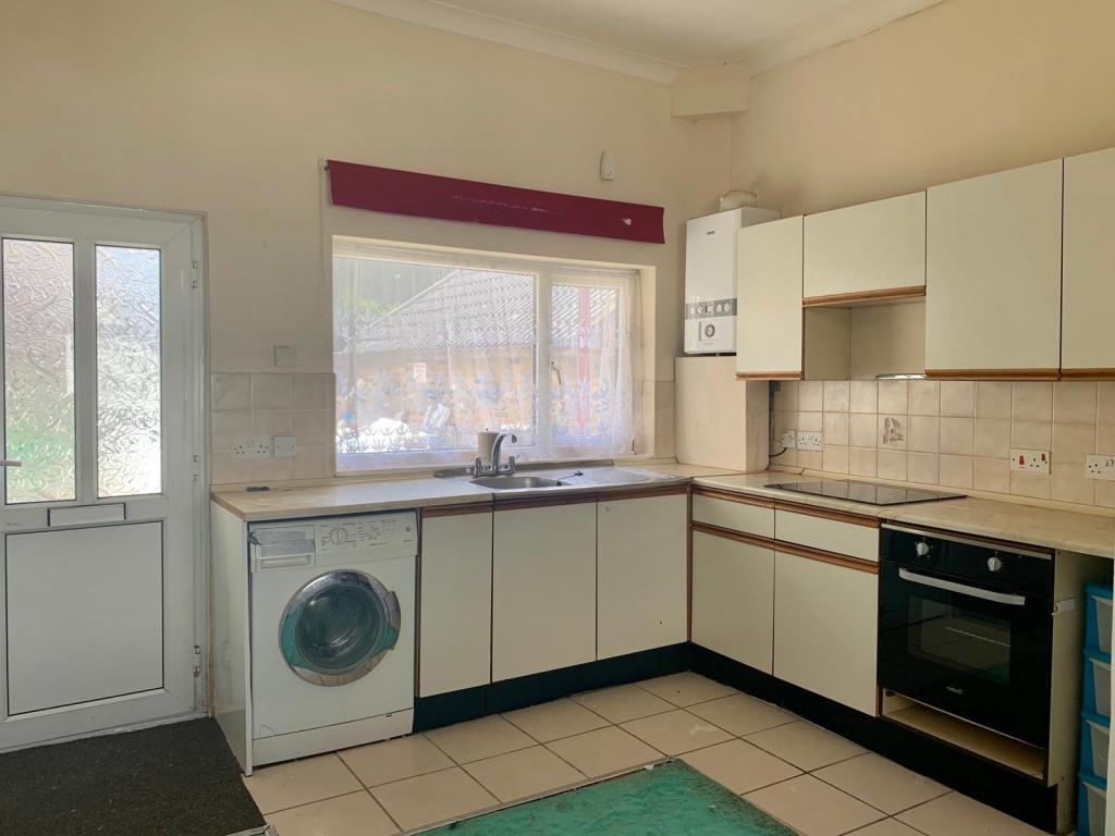 129 Victoria Street, Gillingham ME7 1 bed flat - £150,000