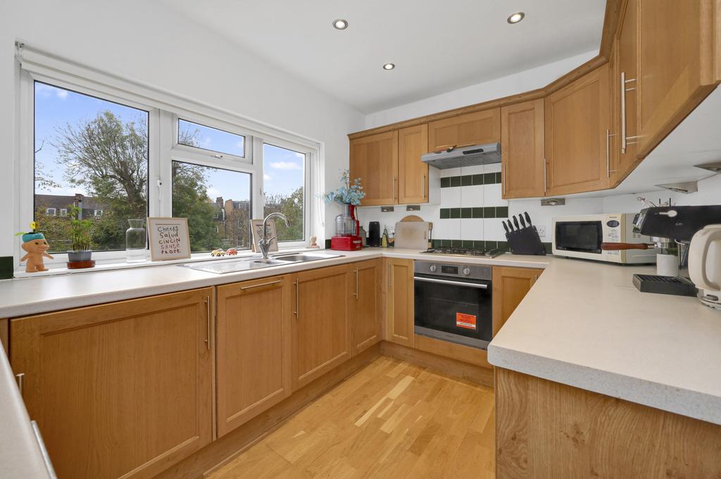 Hilldrop Crescent, Camden, London 1 bed flat - £1,900 pcm (£438 pw)