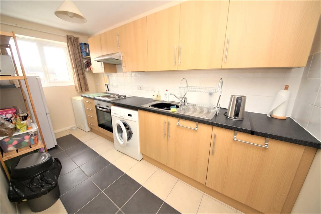 Burns Place, Tilbury, RM18 1 bed apartment - £167,500