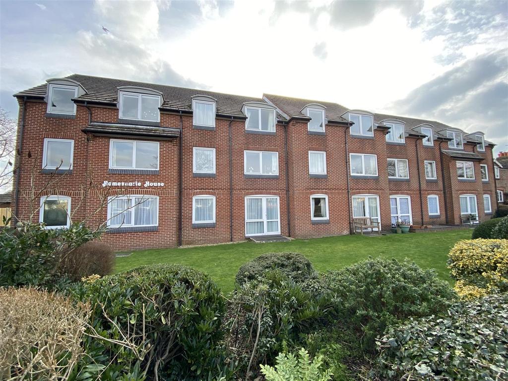 Goring Road, Goring-By-Sea, Worthing 1 bed flat for sale - £70,000