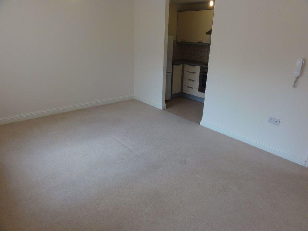 Gregory Gardens, Northampton 2 bed apartment - £675 pcm (£156 pw)