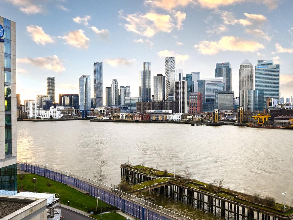Arora Tower, 2 Waterview Drive, SE10 1 bed apartment - £480,000