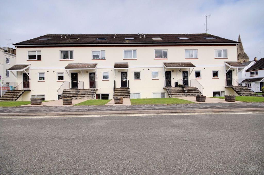 St Lukes GL53 7RB 2 bed flat - £825 pcm (£190 pw)