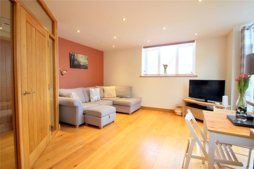 Zion Heights, Bedminster Down, BRISTOL, BS13 2 bed maisonette - £220,000